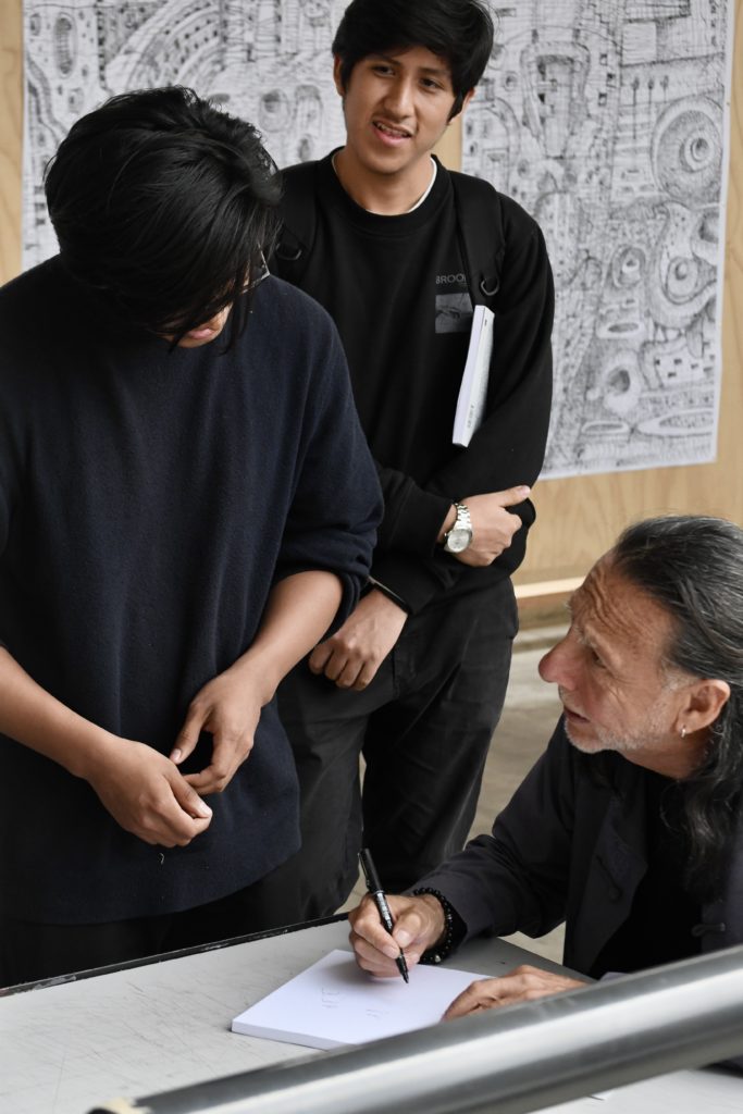 Presentación del libro "Sentir la Arquitectura", de Luis Longhi ...